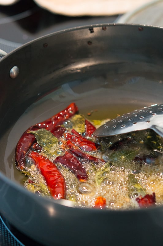 Pulikachal | Puliyodharai | Tamarind Rice • The Magic Saucepan